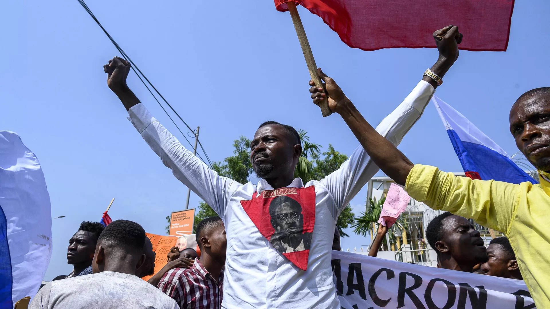 RDC: Les congolais scandent " Macron assassin" - Algerie 54