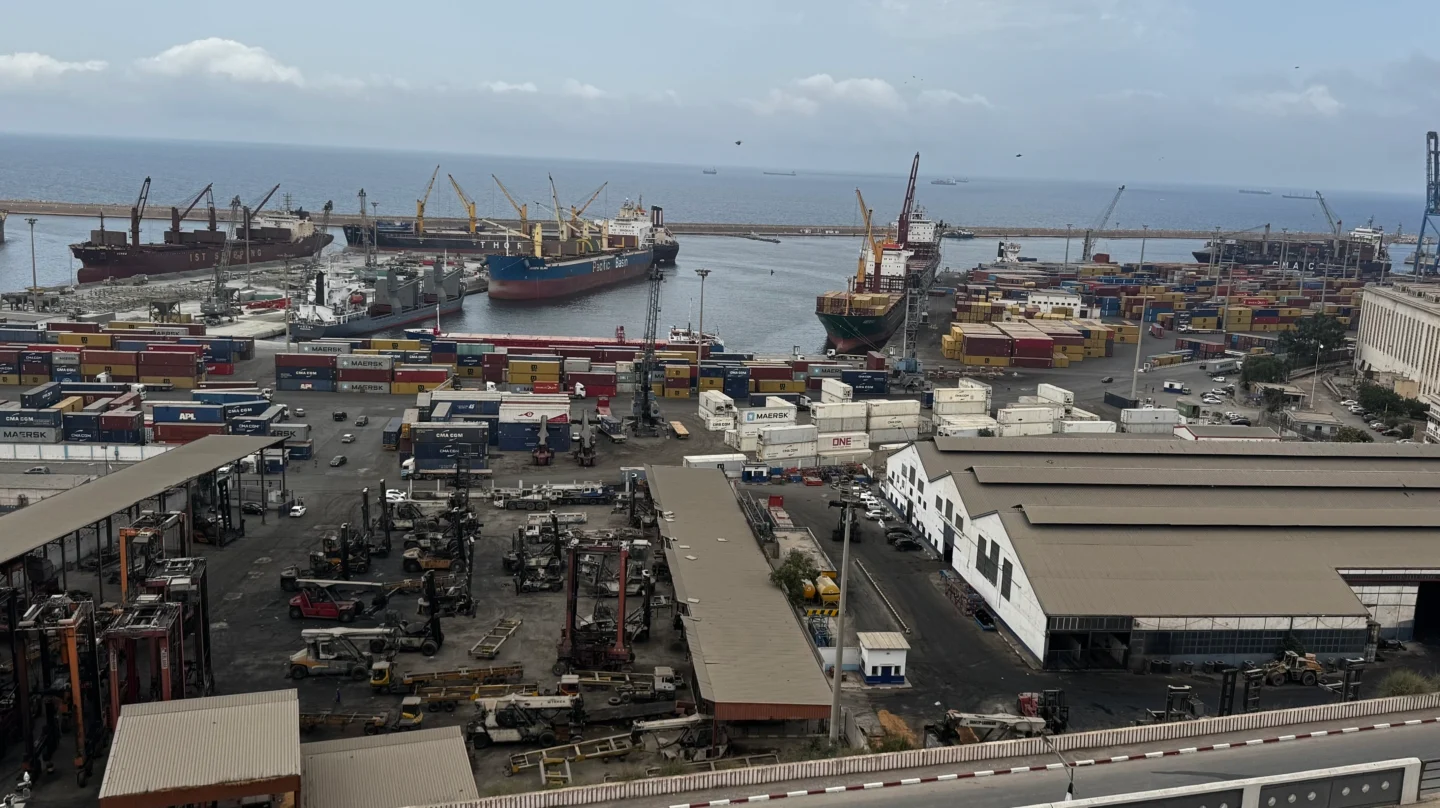 Port d’Oran : le terminal à conteneurs renforcé par de nouveaux ...
