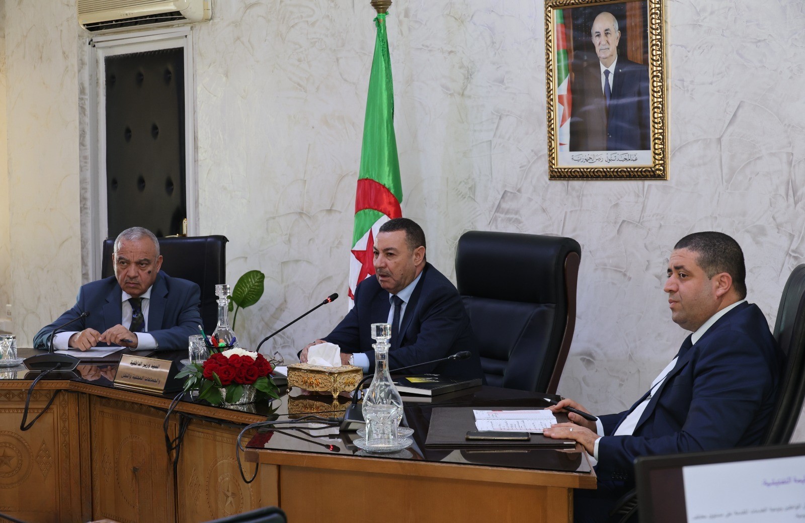 Sayoud préside une réunion consacrée à l'examen des rapports des ...
