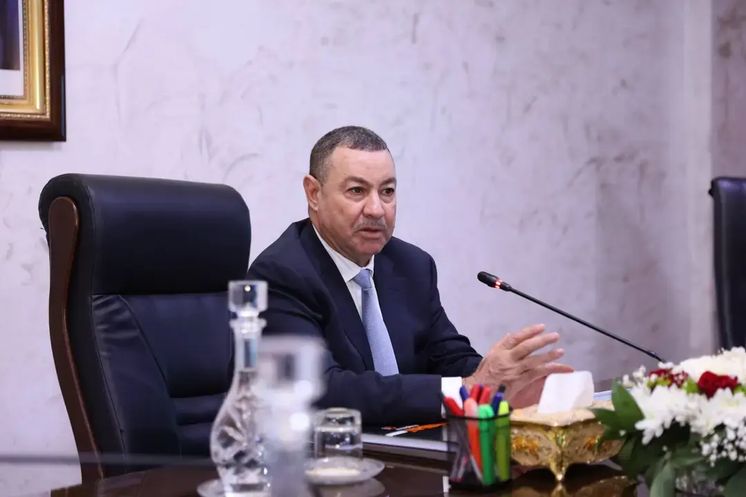 Sayoud préside une réunion consacrée au dossier de renouvellement du ...